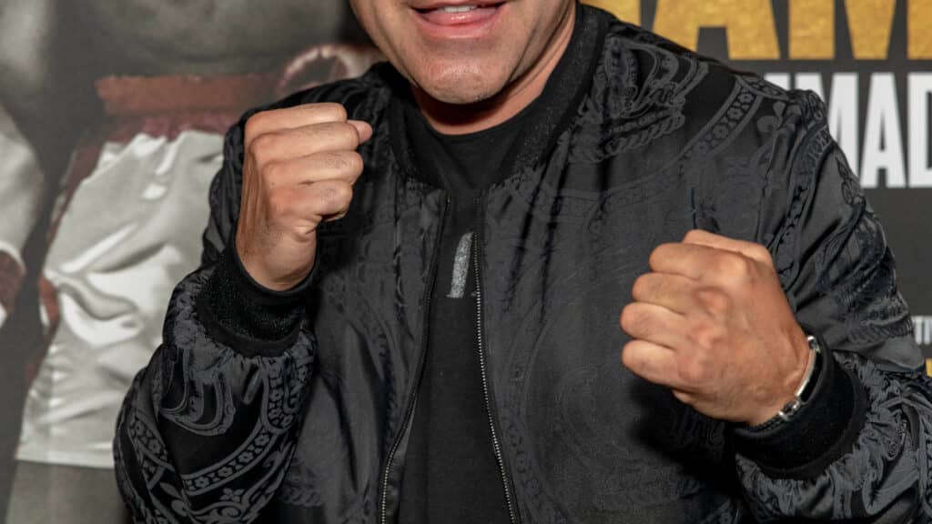 El sorprendente lazo entre Óscar de la Hoya y Travis Barker - Cultura Pop